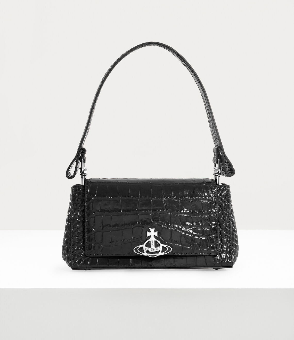 13 British Handbag Brands Quietly Dominating 2025 Fashion